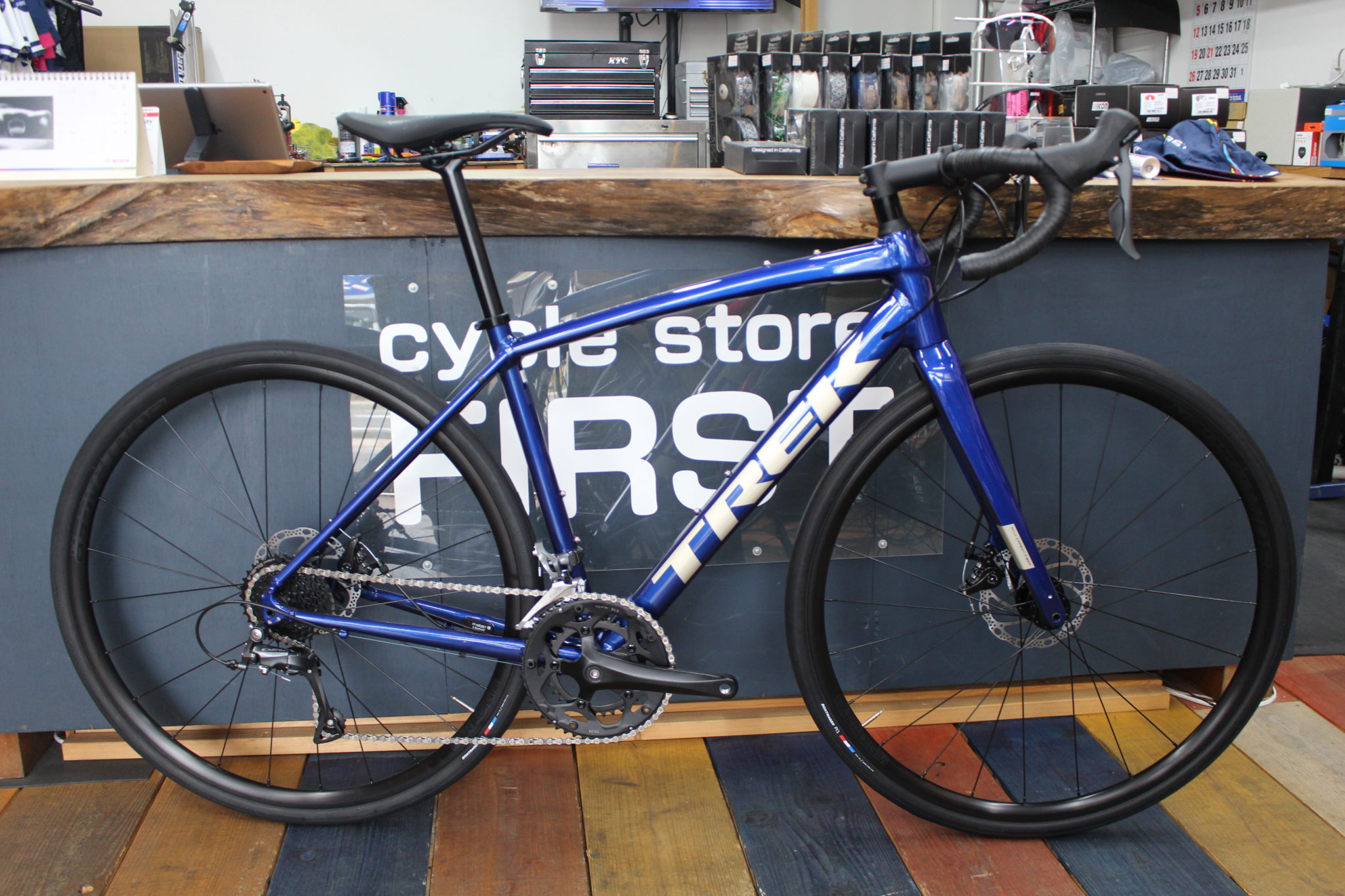 トレック ドマーネAL2ディスク ブルー・サイズ52在庫あります！（7/15ご成約いただきました） | サイクルストアファースト｜仙台のロード ...